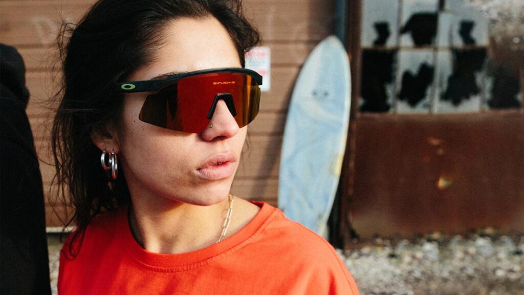 Inspiradas na cultura do surf, Oakley® e Saturdays NYC® lançam collab ...