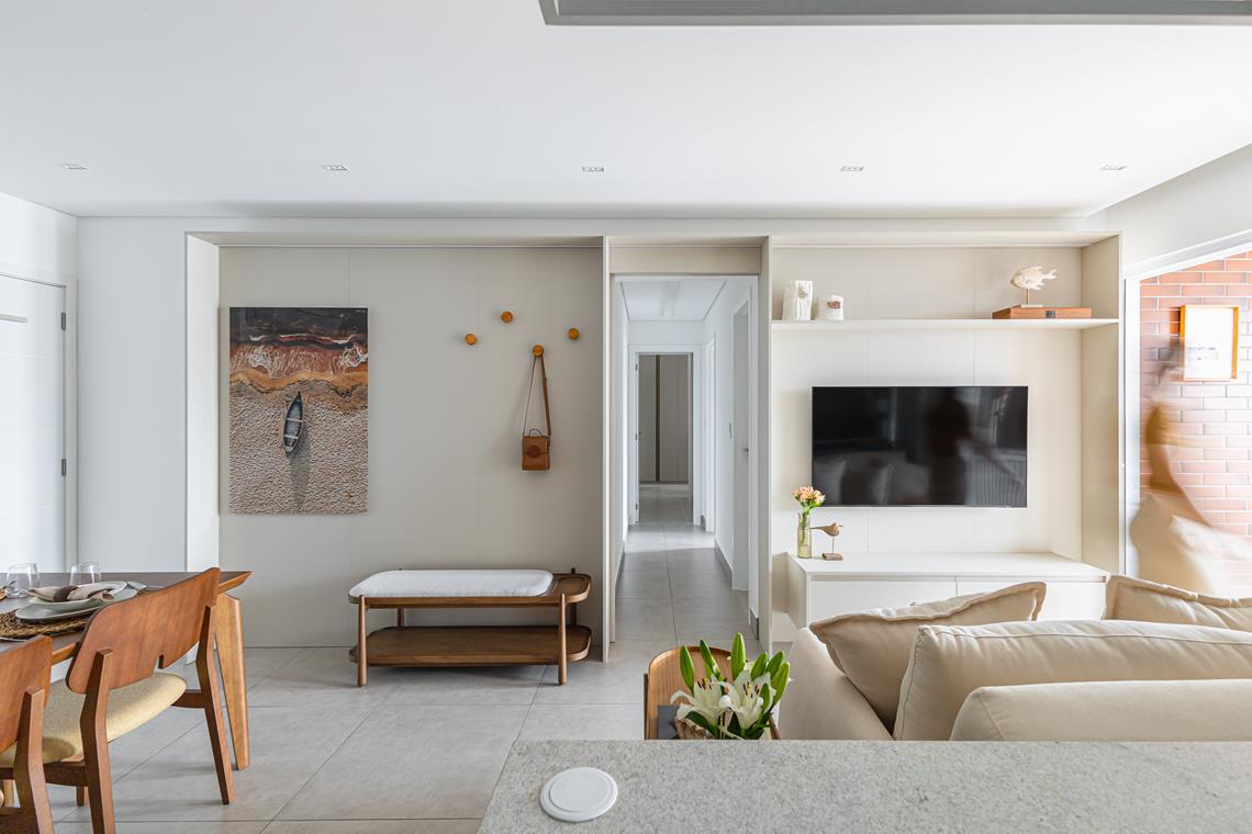 Refúgio à Beira-Mar: Bimá Arquitetura transforma apartamento na Praia ...